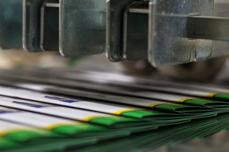 Perfect Bound vs. Saddle Stitch: What's the Difference?